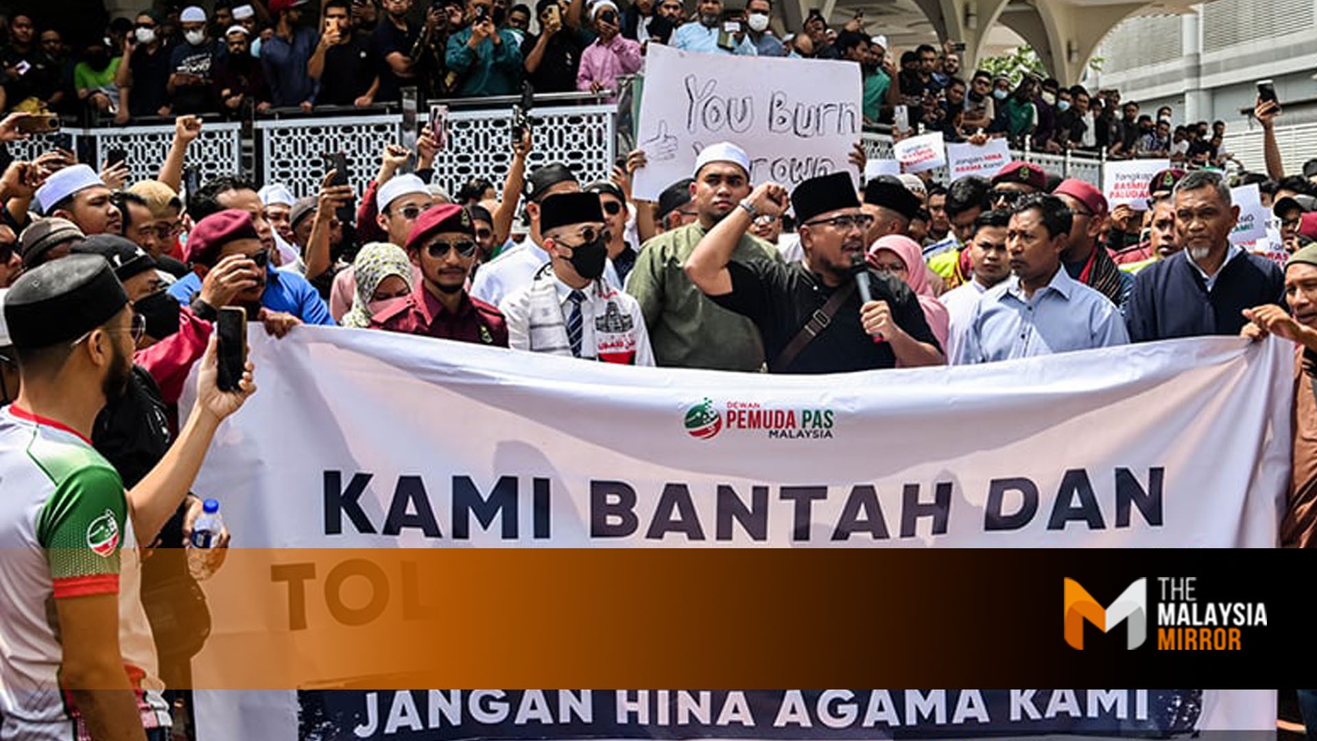 1000 Sertai Demonstrasi Aman Bantah Pembakaran Al-Quran di Sweden ...